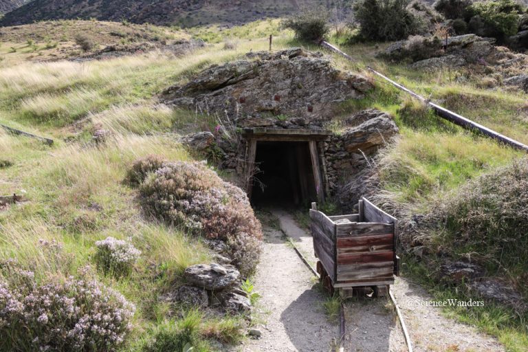 Striking gold in New Zealand - Science Wanders